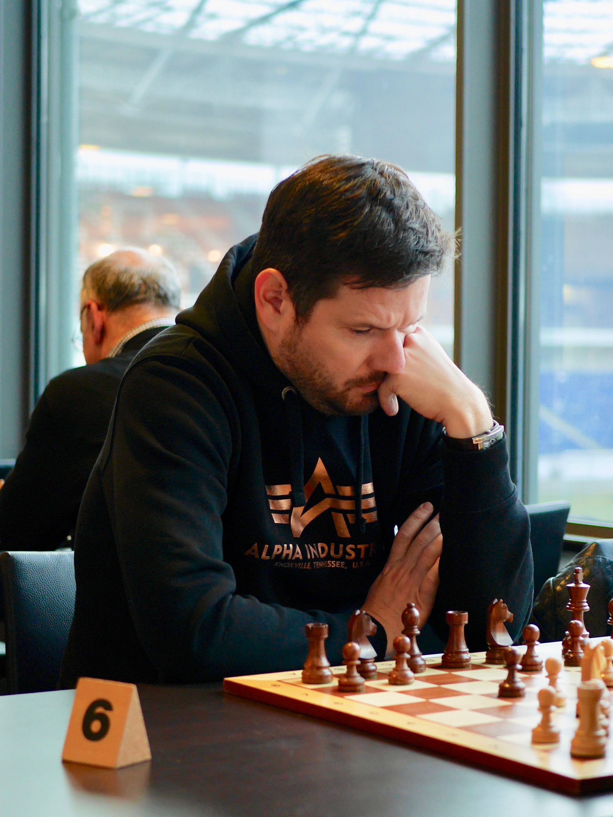 Spielt noch jemand? Hameln ringt Hannover 96 nieder – Hamelner Schachverein